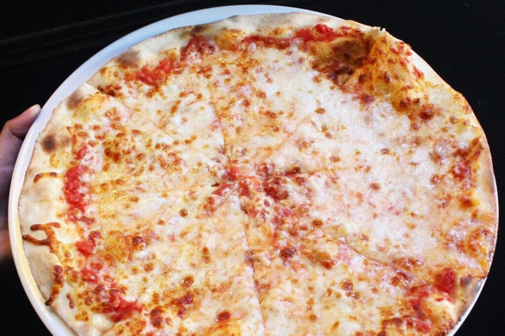 מסעדות כשרות בפריז - המומלצים לשנת 2025 [כולל תפריט ומחירים]